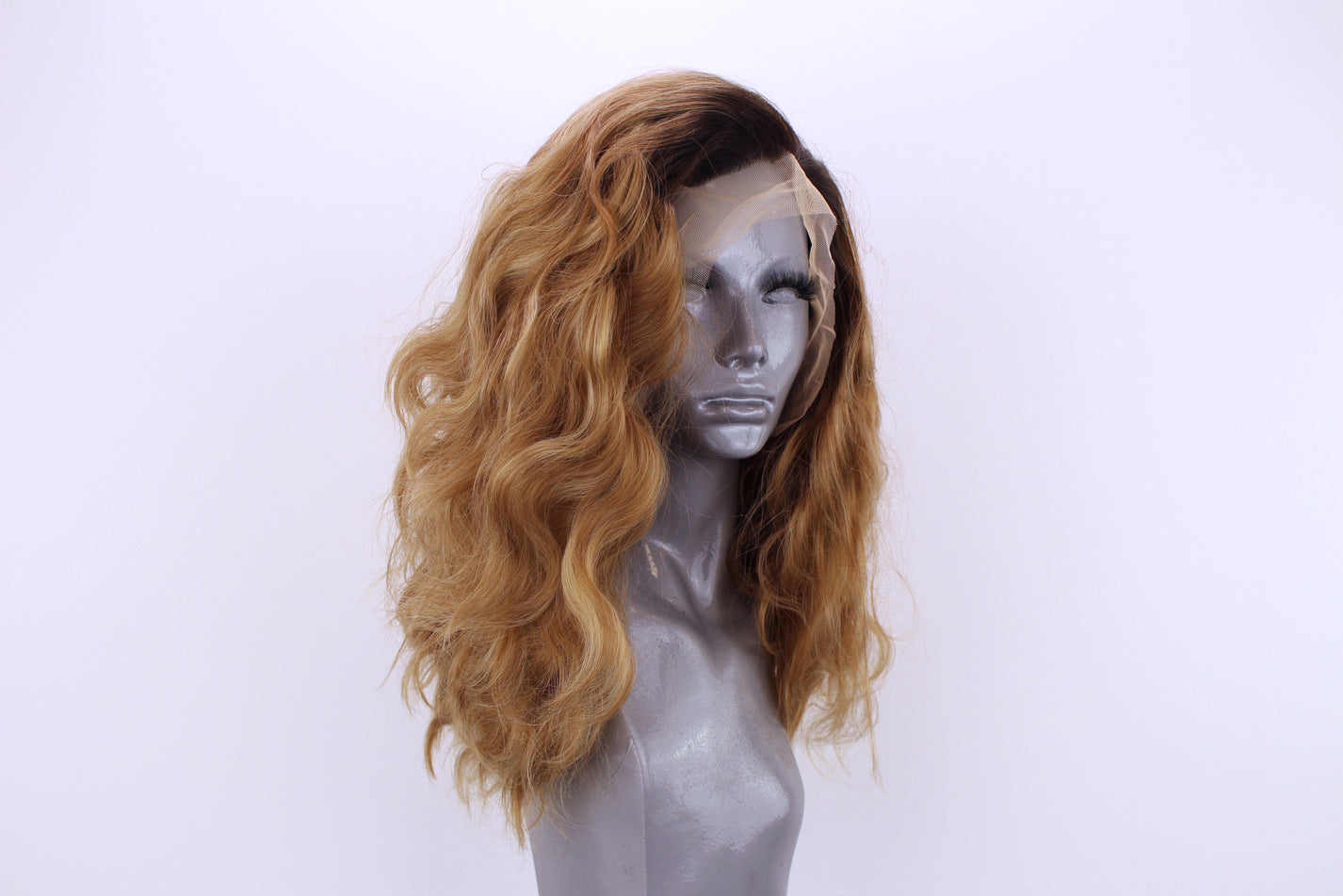Luna- Bronde – Webster Wigs